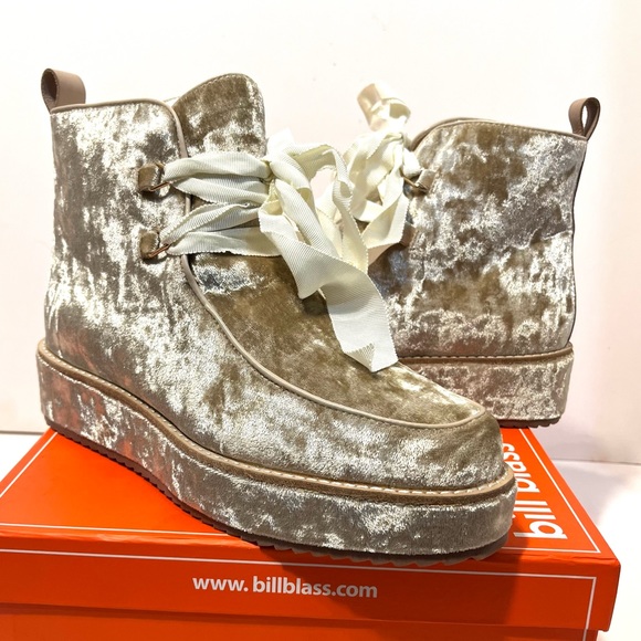 Anthropologie | Shoes | Anthropologie Bill Blass Penny Sutton Chukka ...